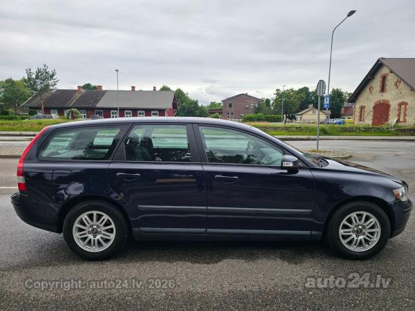 Zils Volvo V50 2006 Paide, ar dzinēja tilpumu 1.60 L un nobraukumu 248 tūkst. km par 3350 €, foto 7 vietnē AUTOMOTO.COM.LV