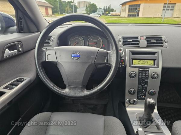 Zils Volvo V50 2006 Paide, ar dzinēja tilpumu 1.60 L un nobraukumu 248 tūkst. km par 3350 €, foto 9 vietnē AUTOMOTO.COM.LV