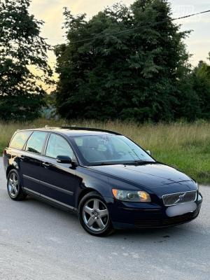 Zils Volvo V50 2006 Viļņa, ar dzinēja tilpumu 1.80 L un nobraukumu 206 tūkst. km par 1000 €, foto 4 vietnē AUTOMOTO.COM.LV