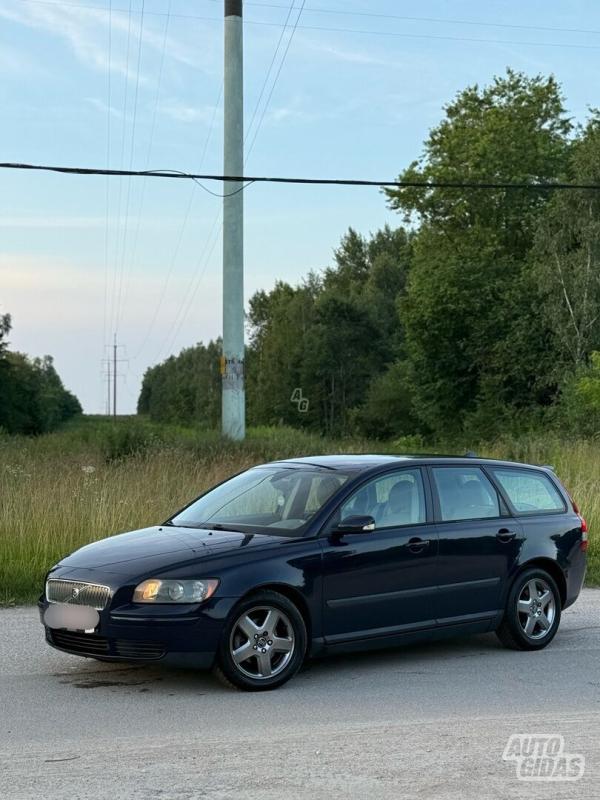 Zils Volvo V50 2006 Viļņa, ar dzinēja tilpumu 1.80 L un nobraukumu 206 tūkst. km par 1000 €, foto 5 vietnē AUTOMOTO.COM.LV