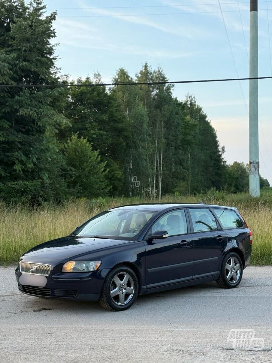 Zils Volvo V50 2006 Viļņa, ar dzinēja tilpumu 1.80 L un nobraukumu 206 tūkst. km par 1000 €, foto 7 vietnē AUTOMOTO.COM.LV
