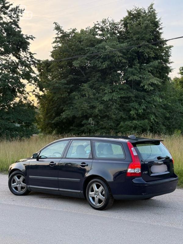 Zils Volvo V50 2006 Viļņa, ar dzinēja tilpumu 1.80 L un nobraukumu 206 tūkst. km par 1000 €, foto 7 vietnē AUTOMOTO.COM.LV