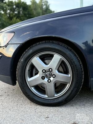 Zils Volvo V50 2006 Viļņa, ar dzinēja tilpumu 1.80 L un nobraukumu 206 tūkst. km par 1000 €, foto 13 vietnē AUTOMOTO.COM.LV