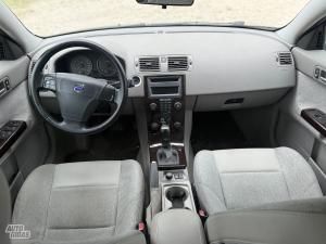 Zils Volvo V50 2006 Viļņa, ar dzinēja tilpumu 1.80 L un nobraukumu 206 tūkst. km par 1000 €, foto 14 vietnē AUTOMOTO.COM.LV