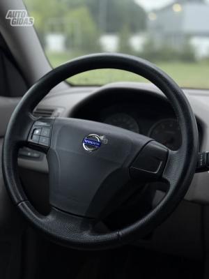 Zils Volvo V50 2006 Viļņa, ar dzinēja tilpumu 1.80 L un nobraukumu 206 tūkst. km par 1000 €, foto 16 vietnē AUTOMOTO.COM.LV