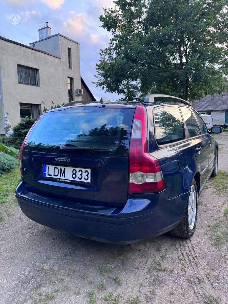 Blue Volvo V50 2006 in Vilnius, with an engine capacity of 1.80 L and mileage of 324 thousand km for 1550 €, photo 5 on AUTOMOTO.COM.LV
