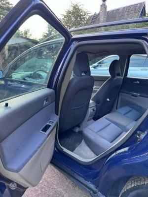 Blue Volvo V50 2006 in Vilnius, with an engine capacity of 1.80 L and mileage of 324 thousand km for 1550 €, photo 19 on AUTOMOTO.COM.LV