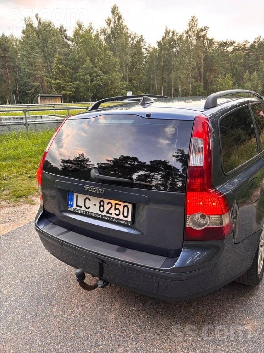 Синий Вольво В50 2006 в Рига, объемом двигателя 2.00 л и пробегом 322 тыс. км за 1400 €, фото 7 на AUTOMOTO.COM.LV
