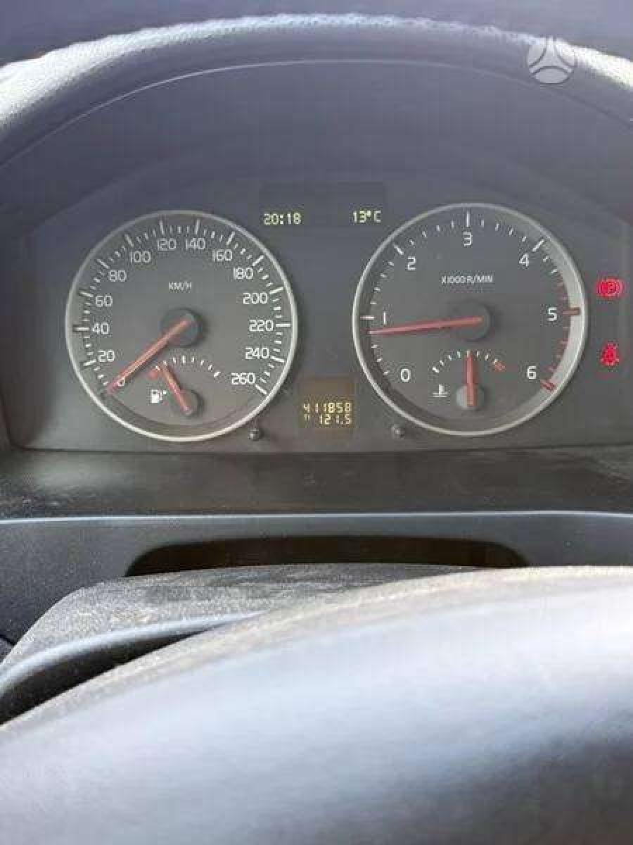 Zils Volvo V50 2006 Viļņa, ar dzinēja tilpumu 2.00 L un nobraukumu 411 tūkst. km par 1050 €, foto 3 vietnē AUTOMOTO.COM.LV