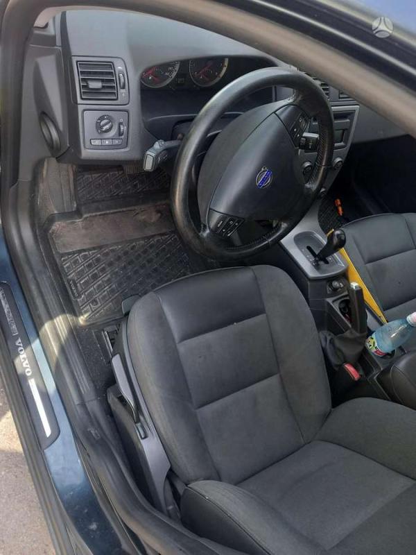 Zils Volvo V50 2006 Klaipėda, ar dzinēja tilpumu 2.44 L un nobraukumu 373 tūkst. km par 500 €, foto 6 vietnē AUTOMOTO.COM.LV