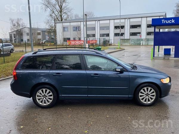 Blue Volvo V50 2007 in Riga, with an engine capacity of 2.00 L and mileage of 0 thousand km for 2300 €, photo 6 on AUTOMOTO.COM.LV