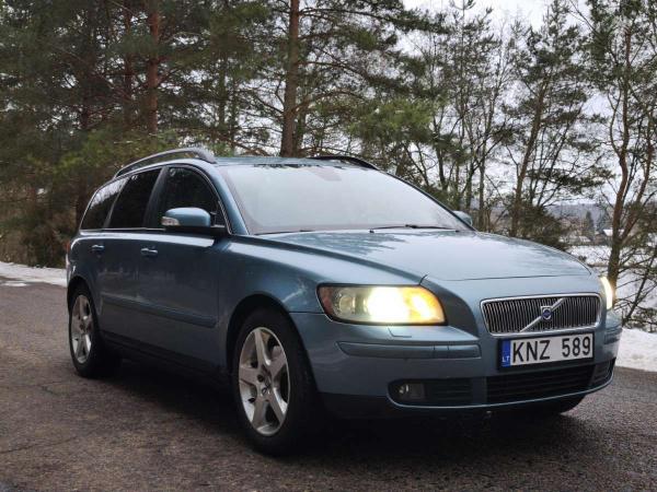 Zils Volvo V50 2007 Kauņa, ar dzinēja tilpumu 2.00 L un nobraukumu 322 tūkst. km par 1700 €, foto 1 vietnē AUTOMOTO.COM.LV