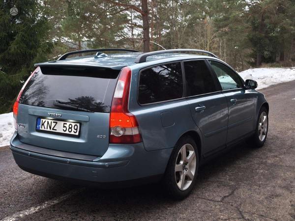 Zils Volvo V50 2007 Kauņa, ar dzinēja tilpumu 2.00 L un nobraukumu 322 tūkst. km par 1700 €, foto 4 vietnē AUTOMOTO.COM.LV