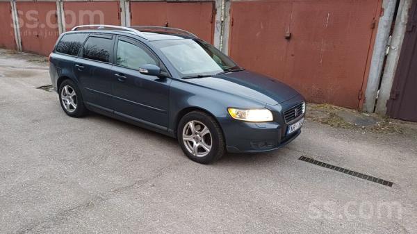 Zils Volvo V50 2007 Rīga, ar dzinēja tilpumu 2.00 L un nobraukumu 308 tūkst. km par 1750 €, foto 1 vietnē AUTOMOTO.COM.LV