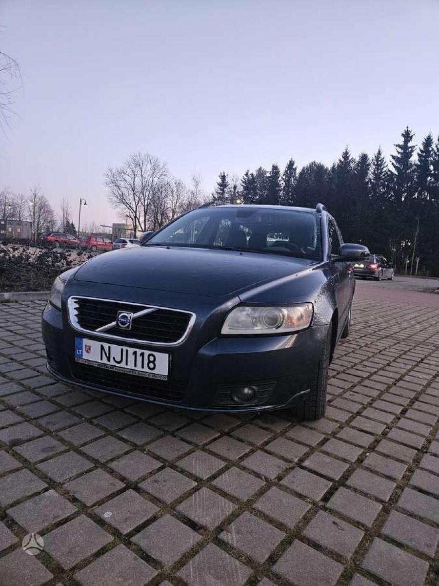 Zils Volvo V50 2007 Biržai, ar dzinēja tilpumu 1.56 L un nobraukumu 260 tūkst. km par 2200 €, foto 1 vietnē AUTOMOTO.COM.LV