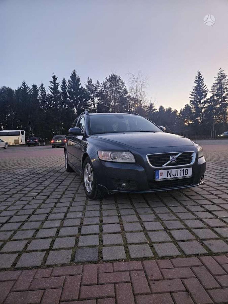 Zils Volvo V50 2007 Biržai, ar dzinēja tilpumu 1.56 L un nobraukumu 260 tūkst. km par 2200 €, foto 2 vietnē AUTOMOTO.COM.LV