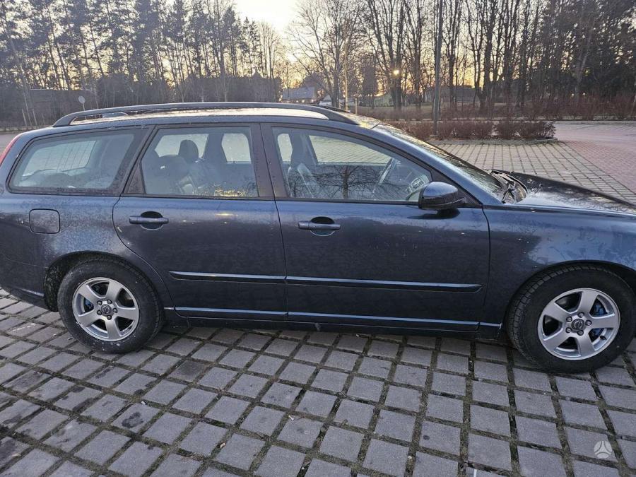 Zils Volvo V50 2007 Biržai, ar dzinēja tilpumu 1.56 L un nobraukumu 260 tūkst. km par 2200 €, foto 3 vietnē AUTOMOTO.COM.LV