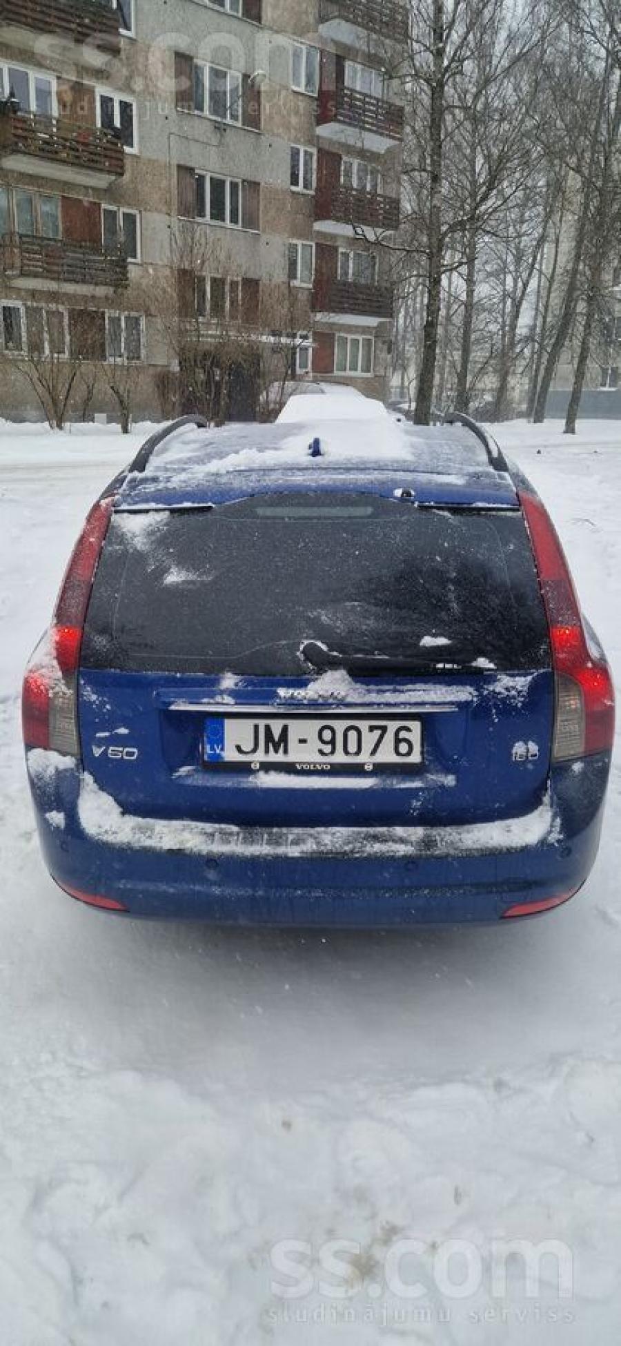 Blue Volvo V50 2007 in Riga, with an engine capacity of 1.60 L and mileage of 418 thousand km for 1350 €, photo 3 on AUTOMOTO.COM.LV