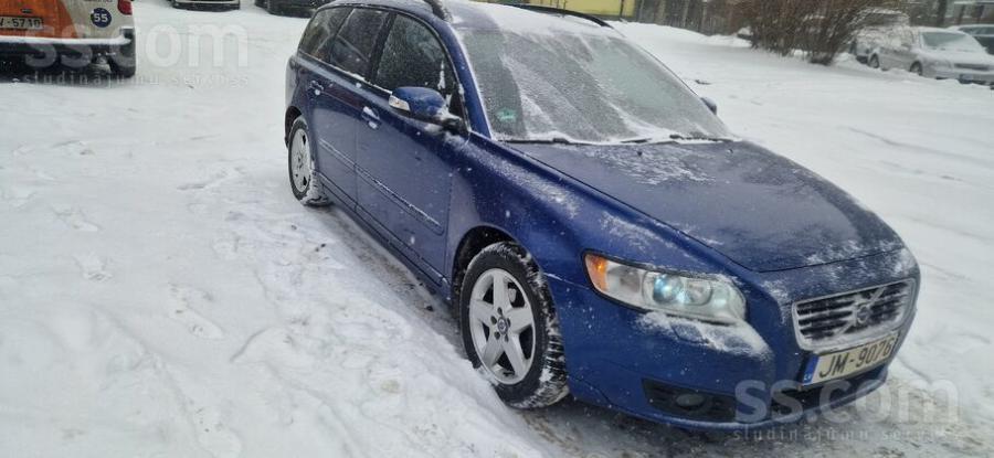 Blue Volvo V50 2007 in Riga, with an engine capacity of 1.60 L and mileage of 418 thousand km for 1350 €, photo 5 on AUTOMOTO.COM.LV