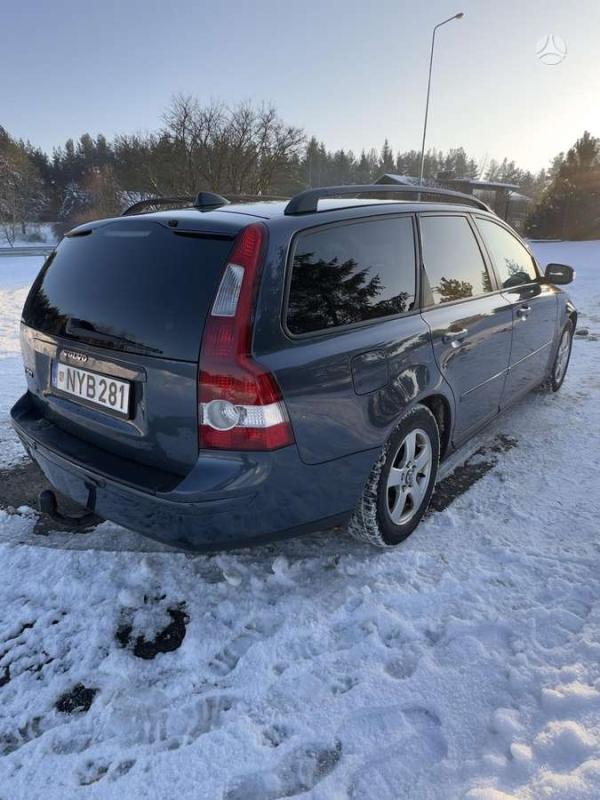 Blue Volvo V50 2007 in Anyksciai, with an engine capacity of 1.56 L and mileage of 391 thousand km for 1900 €, photo 8 on AUTOMOTO.COM.LV
