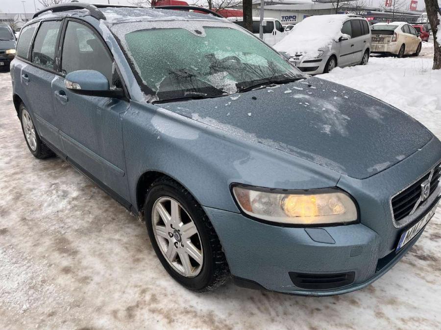 Zils Volvo V50 2007 Viļņa, ar dzinēja tilpumu 2.00 L un nobraukumu 267 tūkst. km par 1250 €, foto 1 vietnē AUTOMOTO.COM.LV