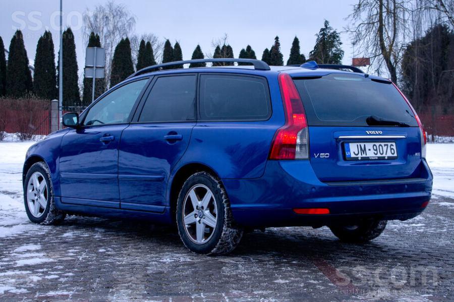 Blue Volvo V50 2007 in Jelgava, with an engine capacity of 1.60 L and mileage of 420 thousand km for 2700 €, photo 4 on AUTOMOTO.COM.LV