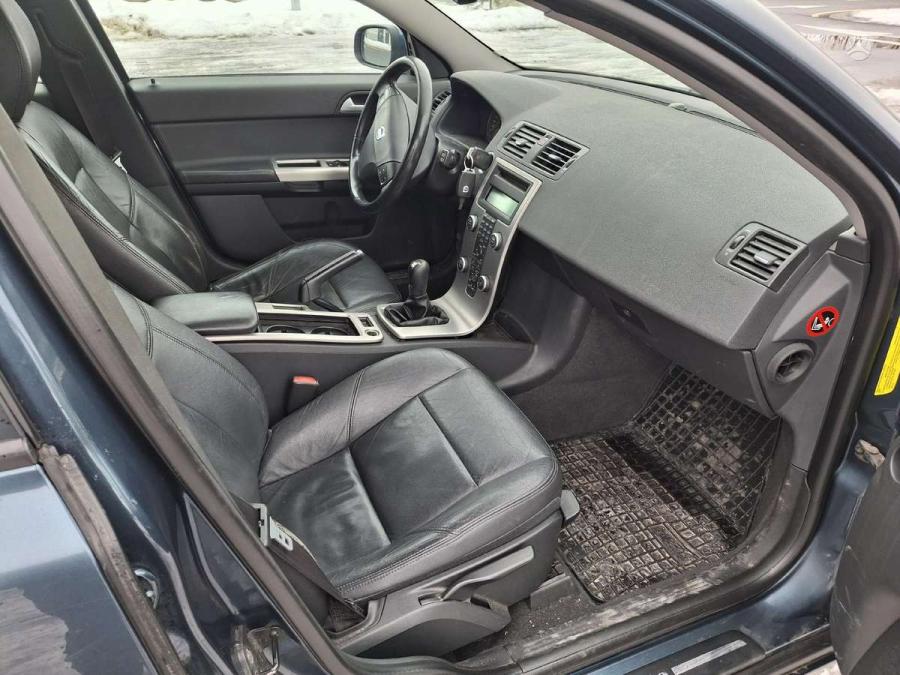 Blue Volvo V50 2007 in Kaunas, with an engine capacity of 1.60 L and mileage of 262 thousand km for 2400 €, photo 11 on AUTOMOTO.COM.LV