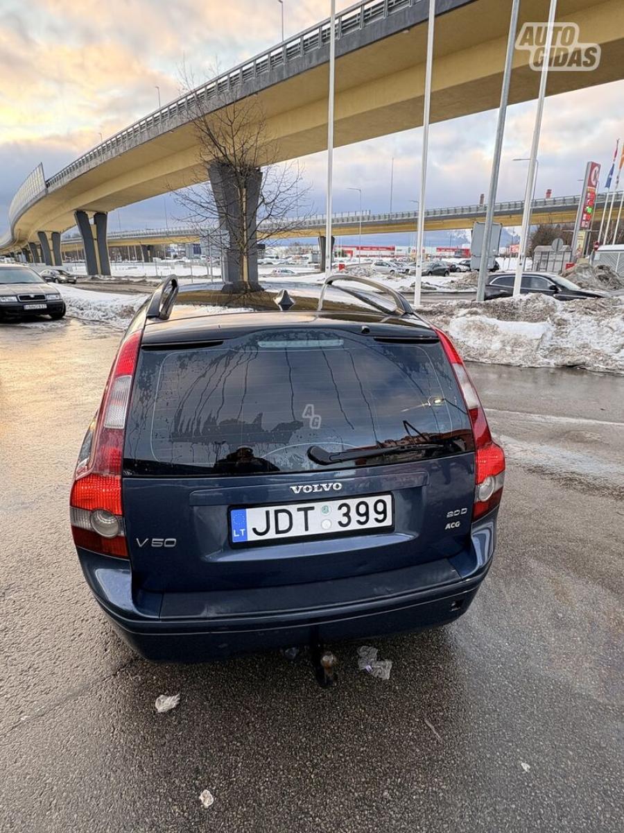 Zils Volvo V50 2007 Klaipėda, ar dzinēja tilpumu 2.00 L un nobraukumu 351 tūkst. km par 750 €, foto 4 vietnē AUTOMOTO.COM.LV