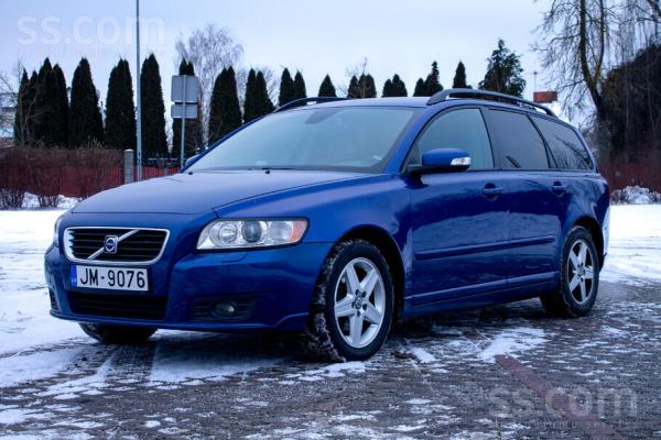 Blue Volvo V50 2007 in Jelgava, with an engine capacity of 1.60 L and mileage of 420 thousand km for 2290 €, photo 3 on AUTOMOTO.COM.LV