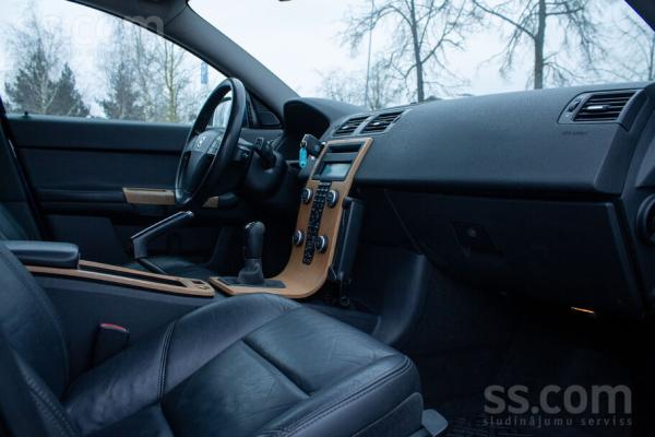 Blue Volvo V50 2007 in Jelgava, with an engine capacity of 1.60 L and mileage of 420 thousand km for 2290 €, photo 7 on AUTOMOTO.COM.LV