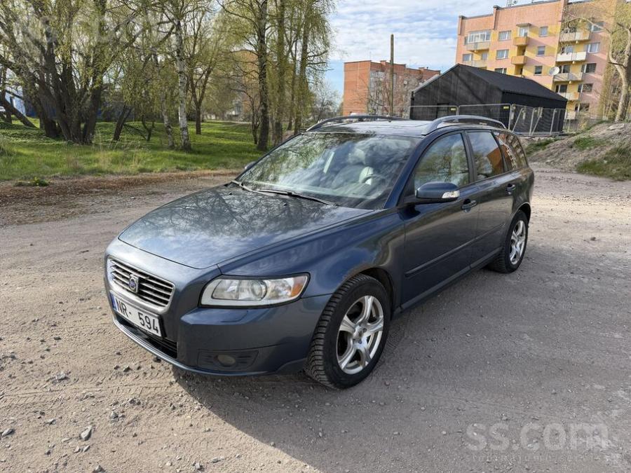 Синий Вольво В50 2007 в Лиепая, объемом двигателя 2.00 л и пробегом 309 тыс. км за 2200 €, фото 3 на AUTOMOTO.COM.LV