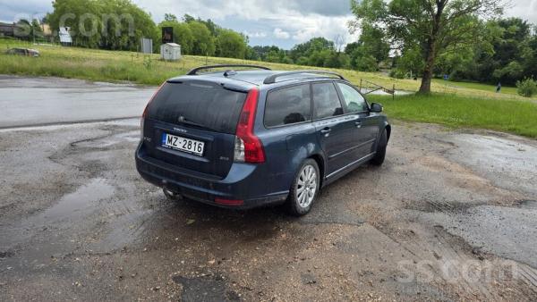 Blue Volvo V50 2007 in Bauska, with an engine capacity of 2.00 L and mileage of 290 thousand km for 1250 €, photo 4 on AUTOMOTO.COM.LV
