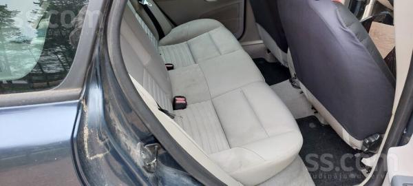 Blue Volvo V50 2007 in Daugavpils, with an engine capacity of 1.60 L and mileage of 225 thousand km for 1600 €, photo 5 on AUTOMOTO.COM.LV