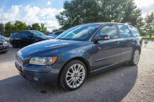 Zils Volvo V50 2007 Liepāja, ar dzinēja tilpumu 2.00 L un nobraukumu 184 tūkst. km par 4250 €, foto  vietnē AUTOMOTO.COM.LV