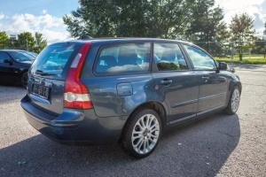Zils Volvo V50 2007 Liepāja, ar dzinēja tilpumu 2.00 L un nobraukumu 184 tūkst. km par 4250 €, foto 5 vietnē AUTOMOTO.COM.LV