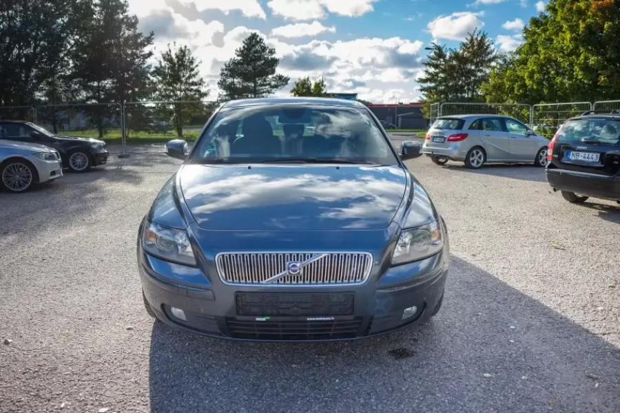 Zils Volvo V50 2007 Liepāja, ar dzinēja tilpumu 2.00 L un nobraukumu 184 tūkst. km par 4250 €, foto 7 vietnē AUTOMOTO.COM.LV