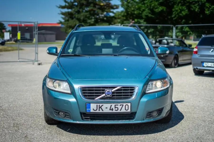 Zils Volvo V50 2007 Liepāja, ar dzinēja tilpumu 1.60 L un nobraukumu 2787 tūkst. km par 3700 €, foto 7 vietnē AUTOMOTO.COM.LV