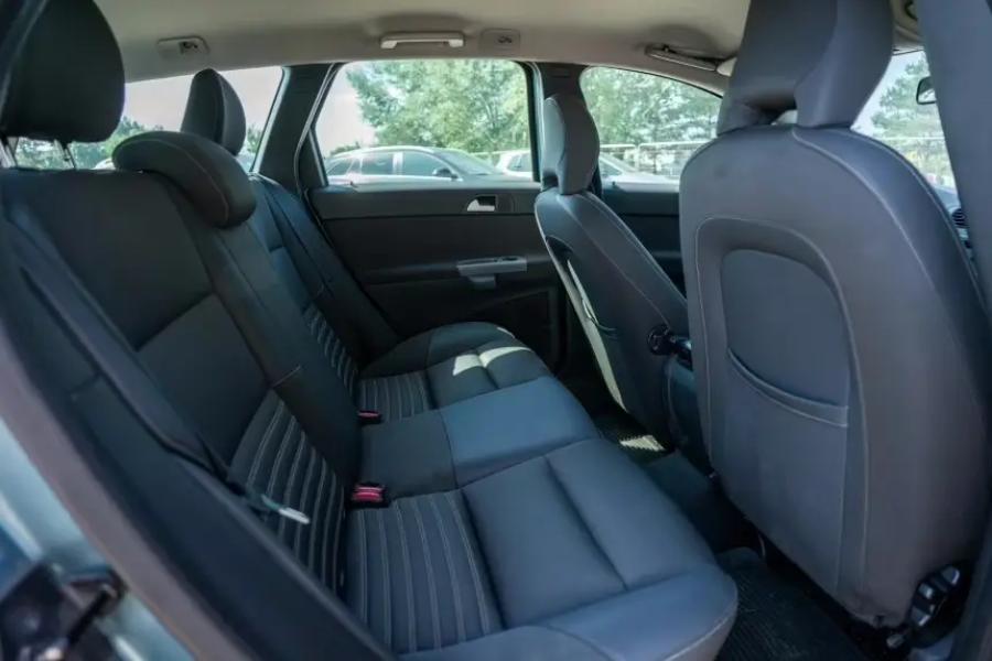 Zils Volvo V50 2007 Liepāja, ar dzinēja tilpumu 1.60 L un nobraukumu 2787 tūkst. km par 3700 €, foto 12 vietnē AUTOMOTO.COM.LV