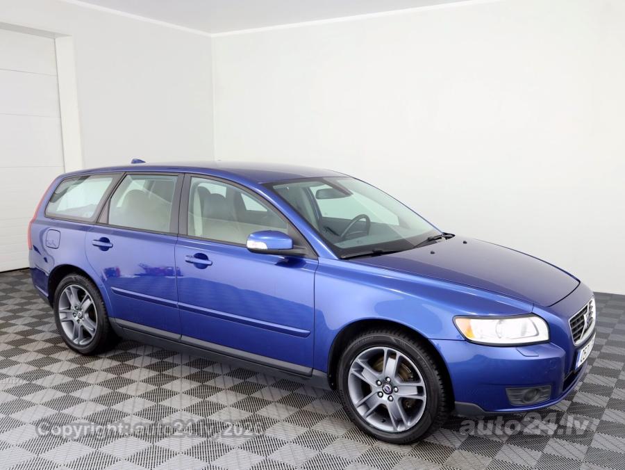 Синий Вольво В50 2007 в Таллин, объемом двигателя 1.60 л и пробегом 279 тыс. км за 2499 €, фото 1 на AUTOMOTO.COM.LV