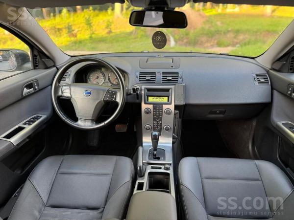 Blue Volvo V50 2007 in Jelgava, with an engine capacity of 2.40 L and mileage of 324 thousand km for 2950 €, photo 10 on AUTOMOTO.COM.LV