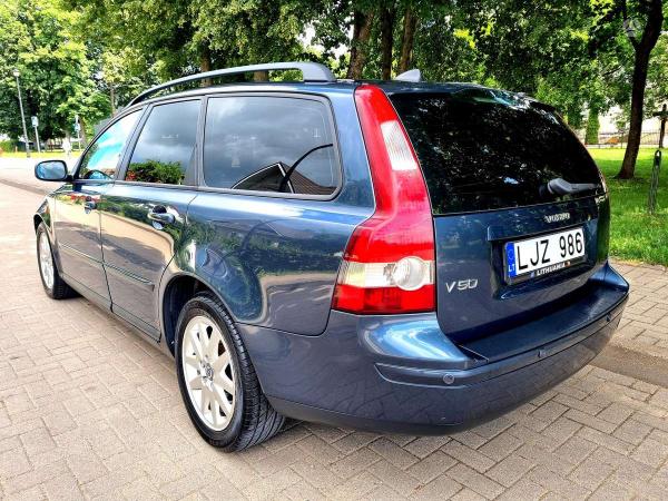 Синий Вольво В50 2007 в Ионава, объемом двигателя 2.00 л и пробегом 320 тыс. км за 1750 €, фото 3 на AUTOMOTO.COM.LV