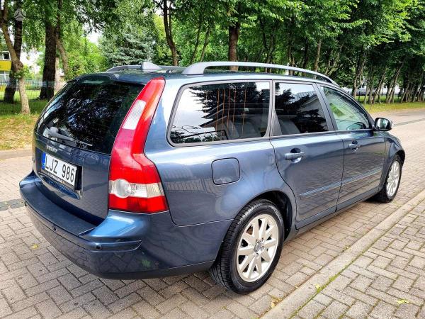 Синий Вольво В50 2007 в Ионава, объемом двигателя 2.00 л и пробегом 320 тыс. км за 1750 €, фото 5 на AUTOMOTO.COM.LV