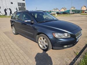 Blue Volvo V50 2007 in Riga, with an engine capacity of 1.60 L and mileage of 289 thousand km for 1560 €, photo 4 on AUTOMOTO.COM.LV