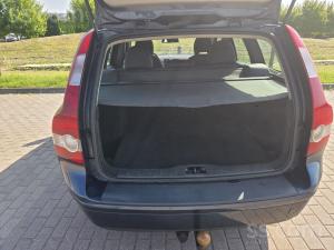 Blue Volvo V50 2007 in Riga, with an engine capacity of 1.60 L and mileage of 289 thousand km for 1560 €, photo 6 on AUTOMOTO.COM.LV