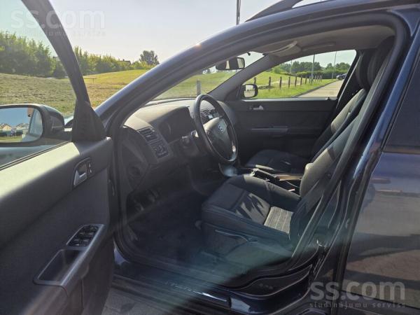 Zils Volvo V50 2007 Rīga, ar dzinēja tilpumu 1.60 L un nobraukumu 289 tūkst. km par 1560 €, foto 10 vietnē AUTOMOTO.COM.LV