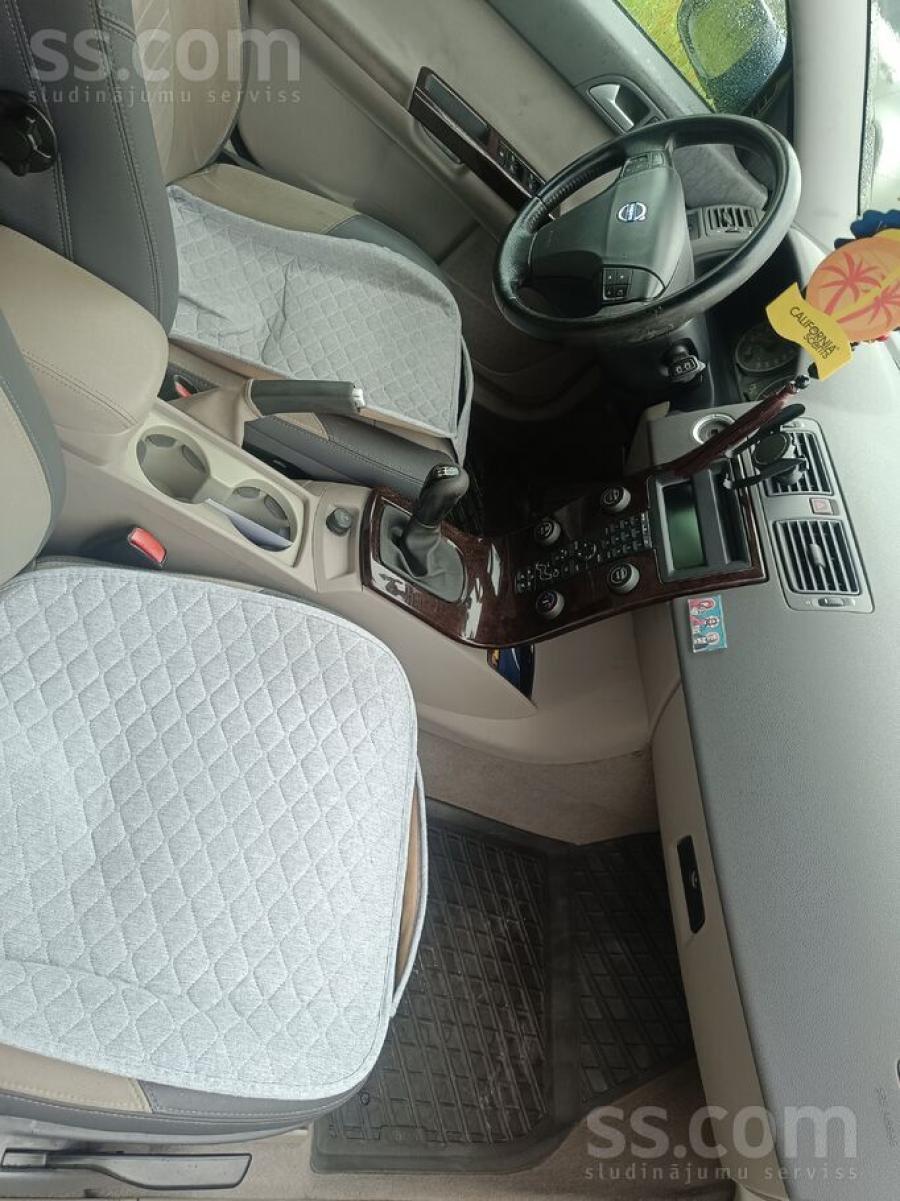 Blue Volvo V50 2007 in Liepaja, with an engine capacity of 2.00 L and mileage of 258 thousand km for 450 €, photo 3 on AUTOMOTO.COM.LV
