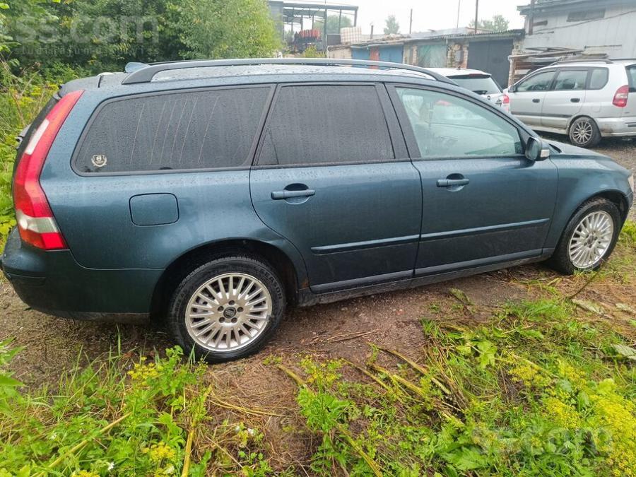 Blue Volvo V50 2007 in Liepaja, with an engine capacity of 2.00 L and mileage of 258 thousand km for 450 €, photo 4 on AUTOMOTO.COM.LV