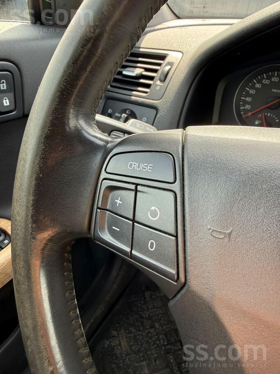 Zils Volvo V50 2007 Jelgava, ar dzinēja tilpumu 1.60 L un nobraukumu 420 tūkst. km par 2250 €, foto 9 vietnē AUTOMOTO.COM.LV