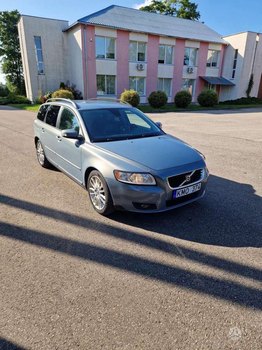 Blue Volvo V50 2007 in Kaunas, with an engine capacity of 2.00 L and mileage of 350 thousand km for 2400 €, photo 3 on AUTOMOTO.COM.LV