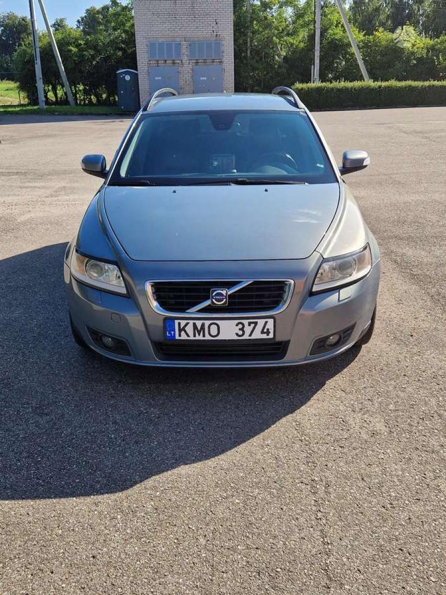Blue Volvo V50 2007 in Kaunas, with an engine capacity of 2.00 L and mileage of 350 thousand km for 2400 €, photo 4 on AUTOMOTO.COM.LV